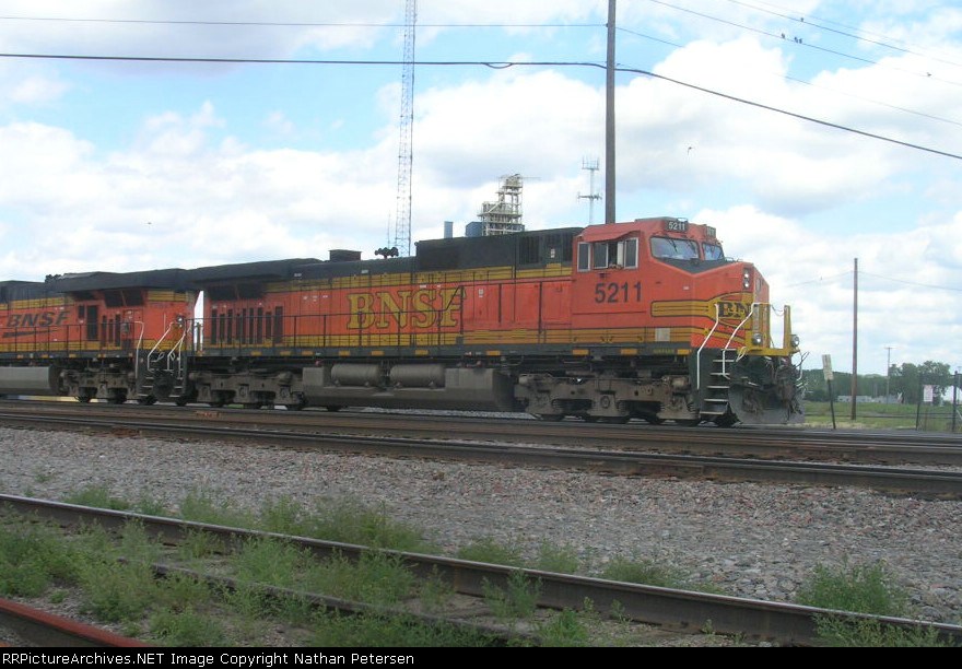 BNSF 5211